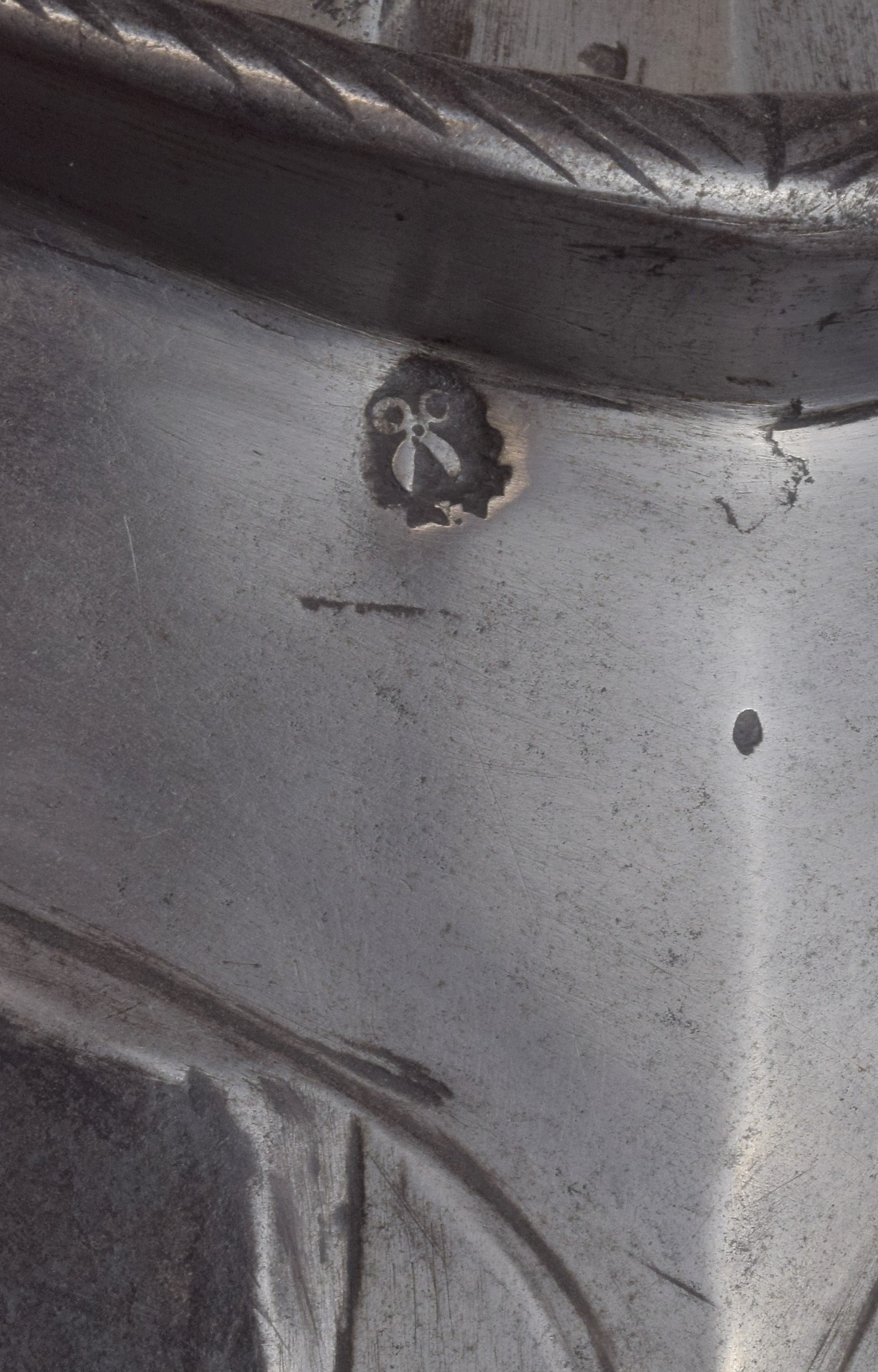 Marks on armour