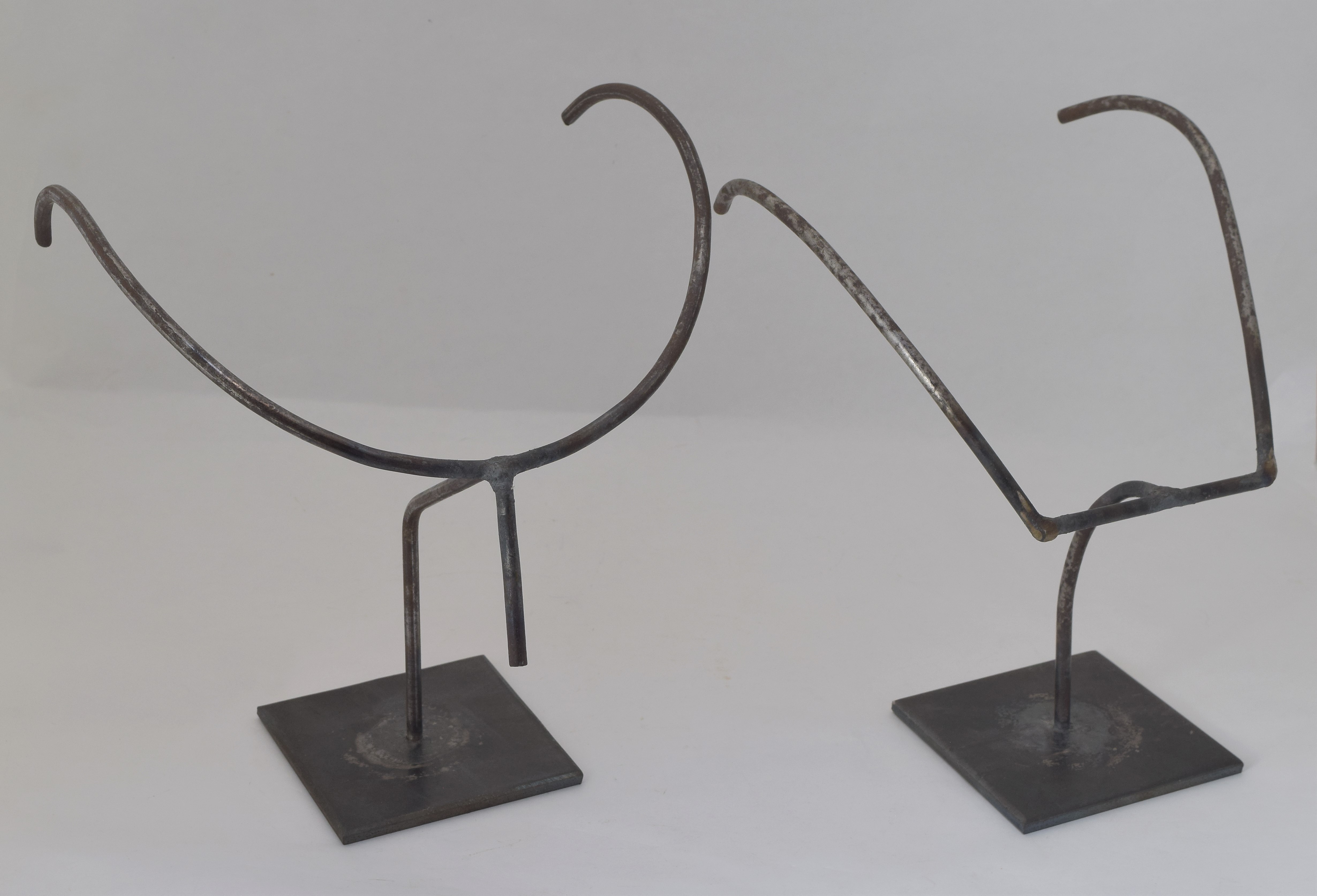 Metal stands and armatures for armor